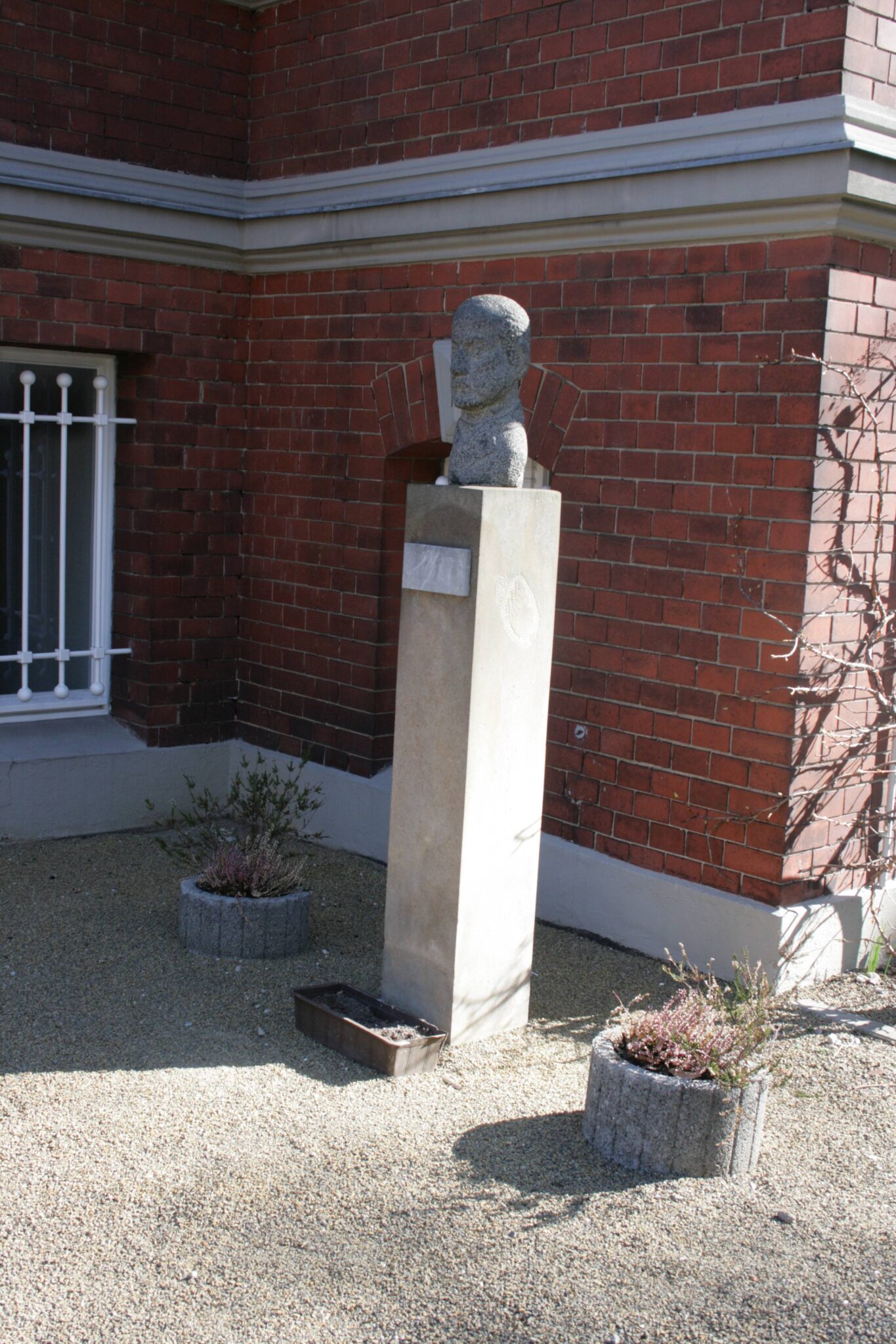 Büstendenkmal mit Büste für Dr. Emil von Behring – Bildhauerei in Berlin