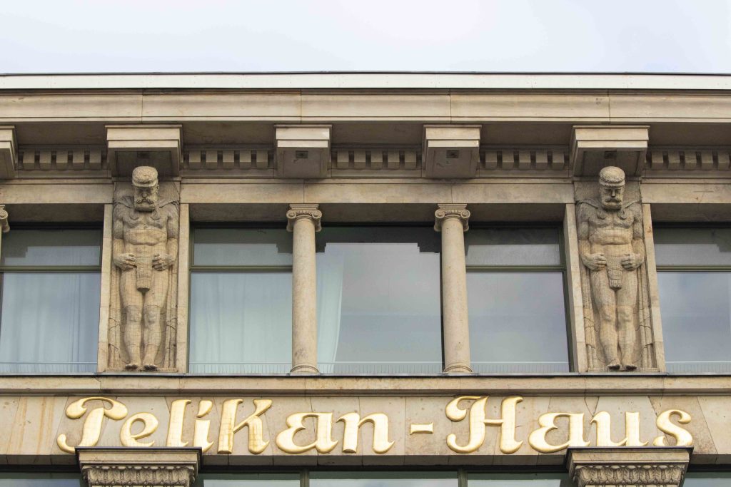 Vier Atlanten – Bildhauerei in Berlin