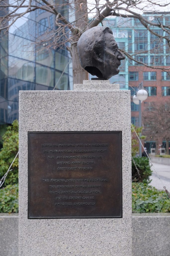 Porträt Konrad Zuse – Bildhauerei in Berlin