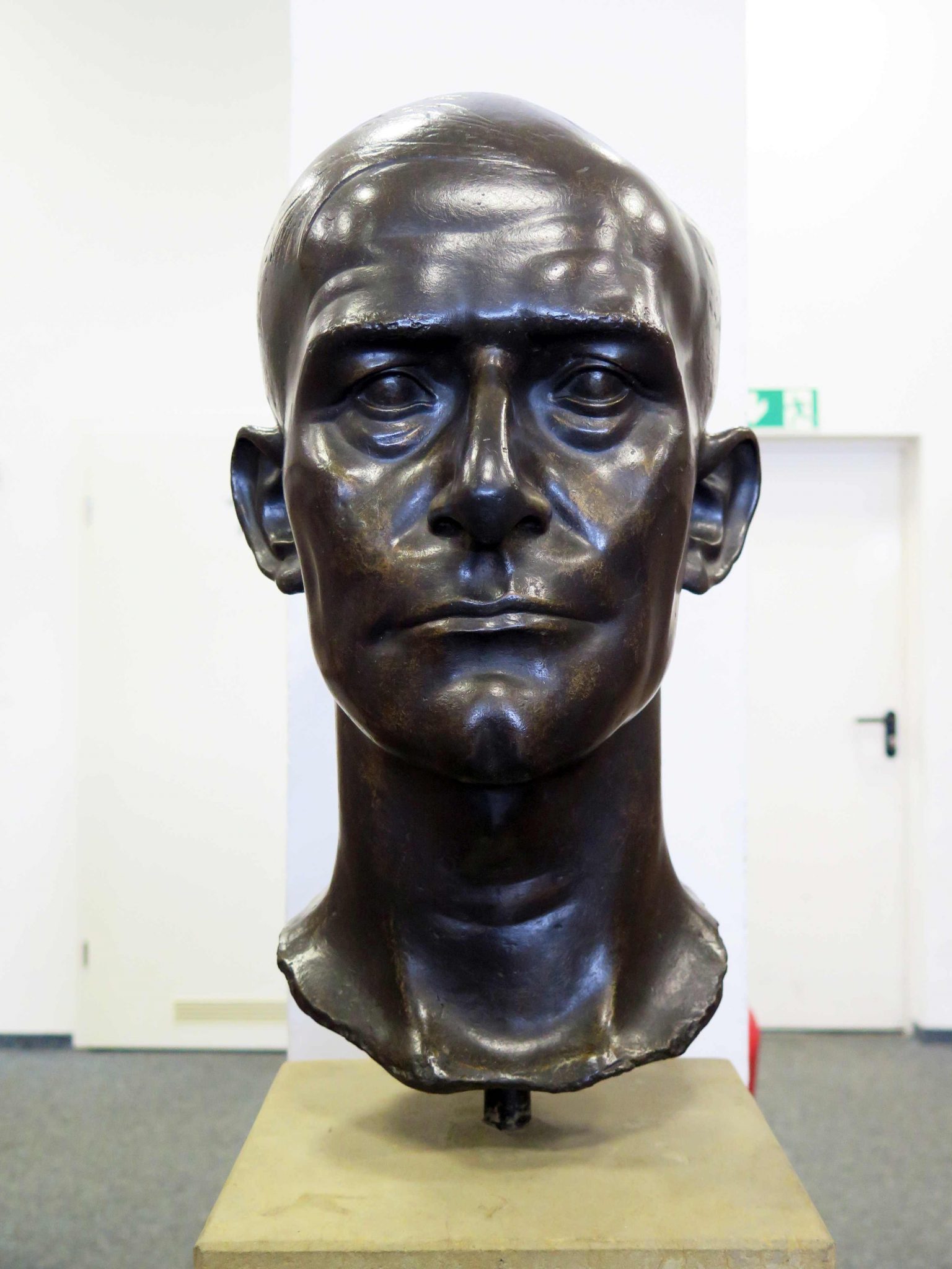 Büste Friedrich Wolf – Bildhauerei in Berlin